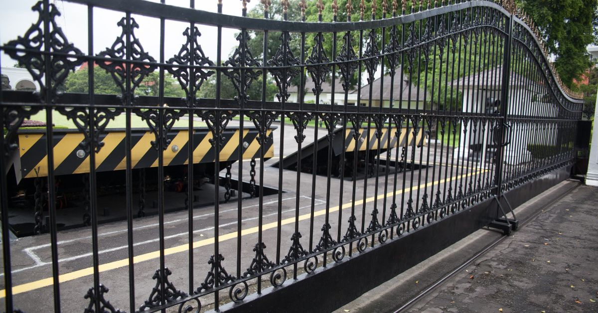 Security Gates for Driveway in Toronto | For Business & Homes